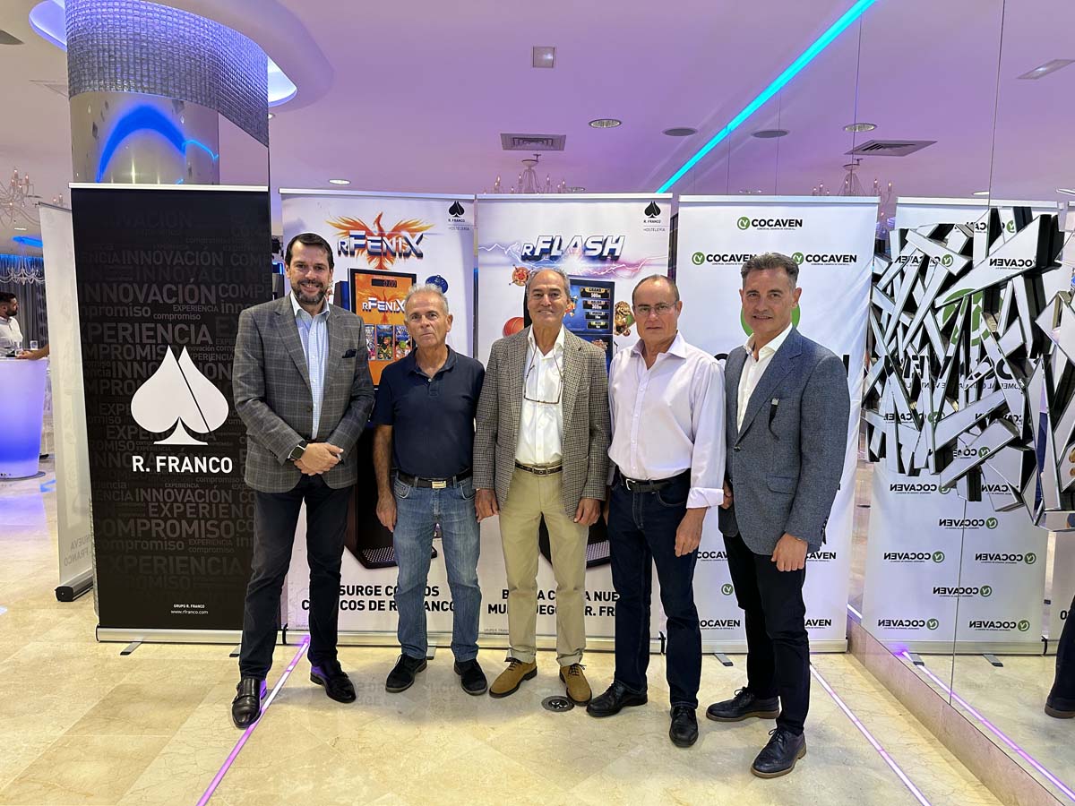 R. Franco en las Islas Canarias - Fotogalería InfoPlay